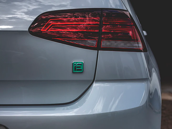 IE Logo Badge (Green/Black) – Sutherland Performance